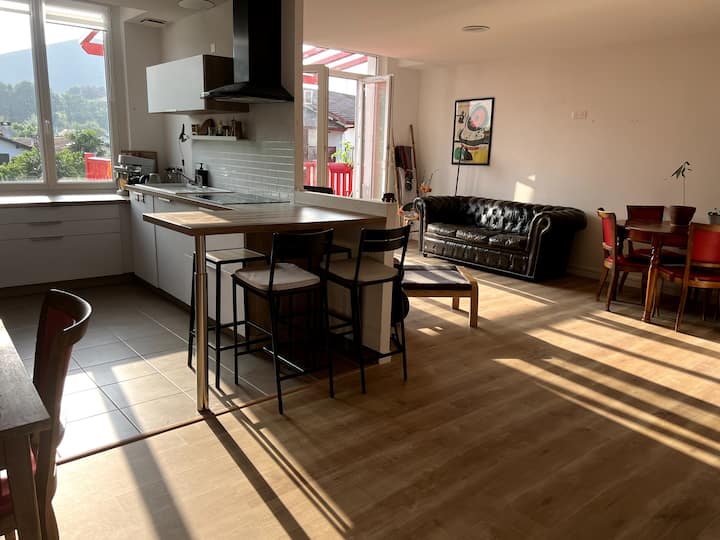 Vaste Duplex, Cœur De Village - Bera