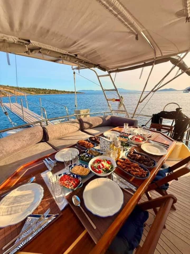 Daily Private Boat For 8 P Departing From Bitez - Bodrum