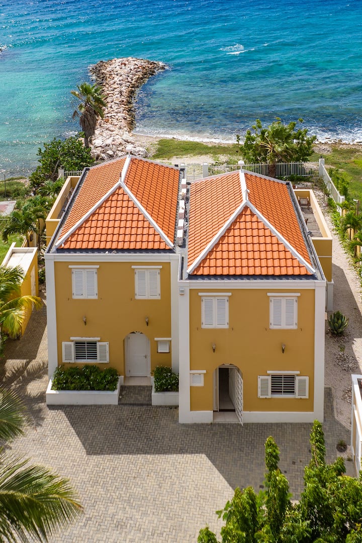 Colonial-style Villa With Pool - Curaçao
