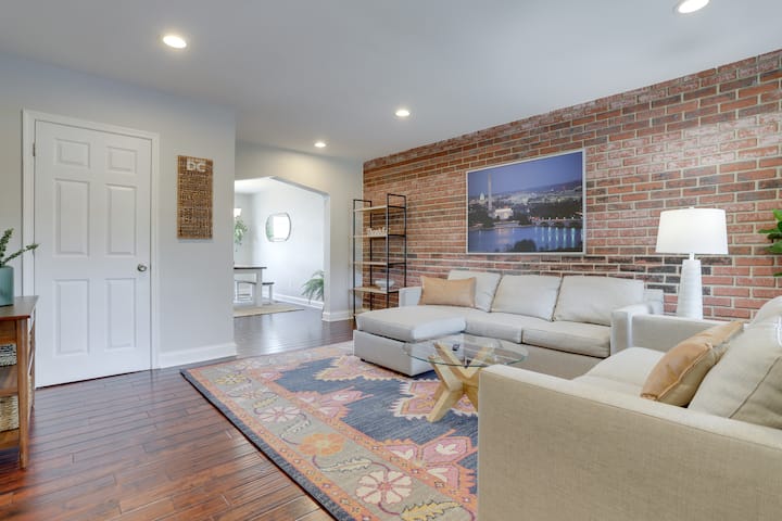 The Blue House In Kingman Park/cap Hill By Rfk - Washington, D.C.