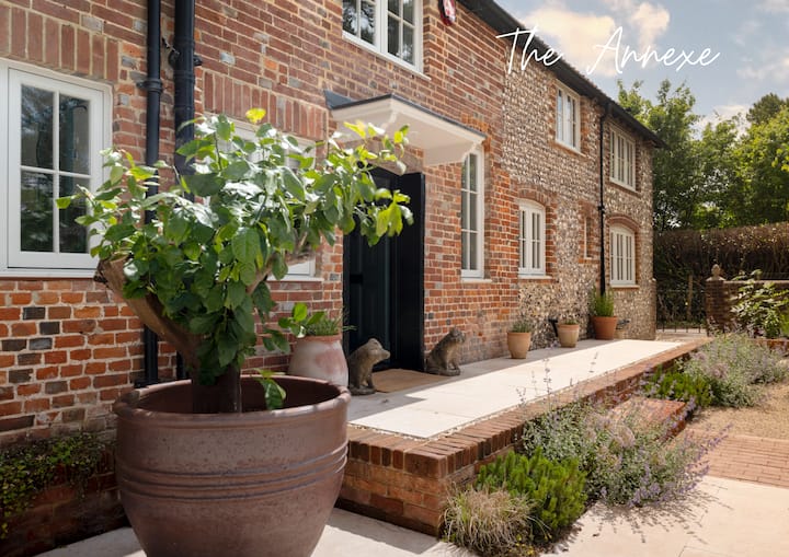 3 Bed Annexe - Walk To Goodwood! - South Downs