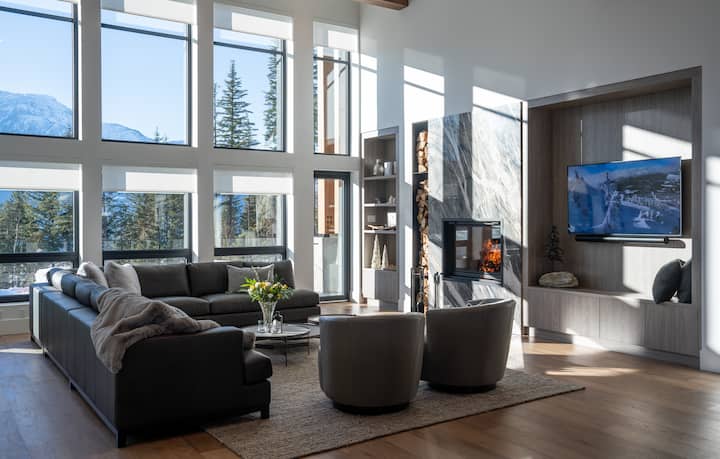 Sitka Spruce Mountain Chalet - Revelstoke