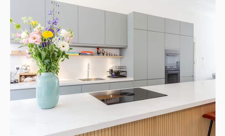 Historic Family Home + Garden In Local Hotspot - Ámsterdam