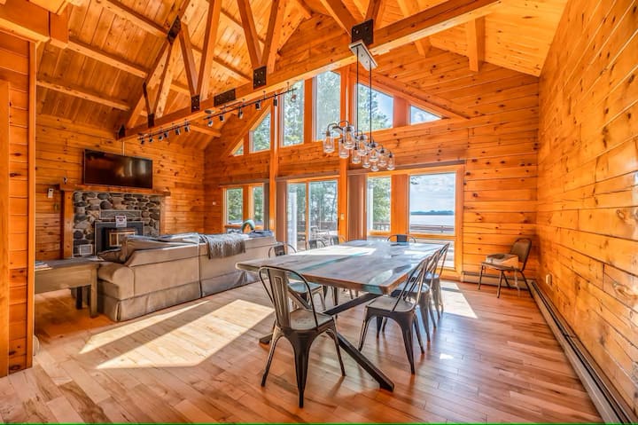 Lakeside Lodge W/hot Tub & Steam Shower - Old Town, ME