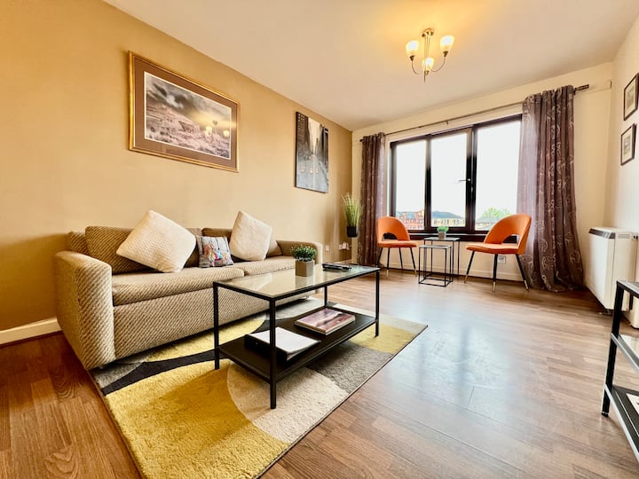 The City Stay: Bright 2-bed Flat + Free Parking - Glasgow