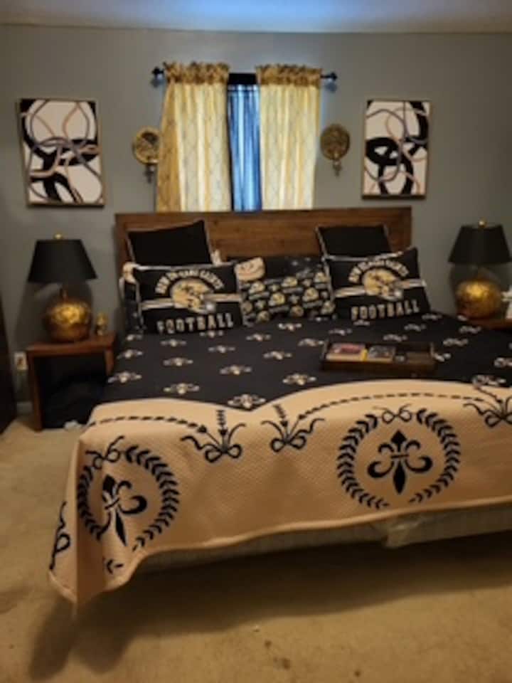Gold Room Shelnutt Oasis - Hampton, GA