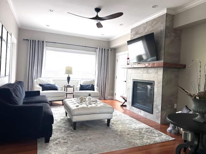 Ladner Runway Retreat - Delta