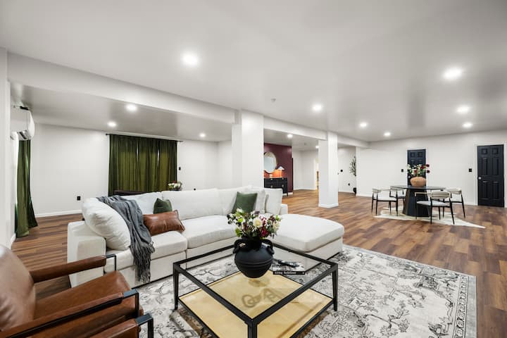 Chateaux Noire | 8br/8ba - Houston, TX