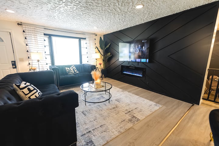 The Carney Collection Ranch - Parkville, MD