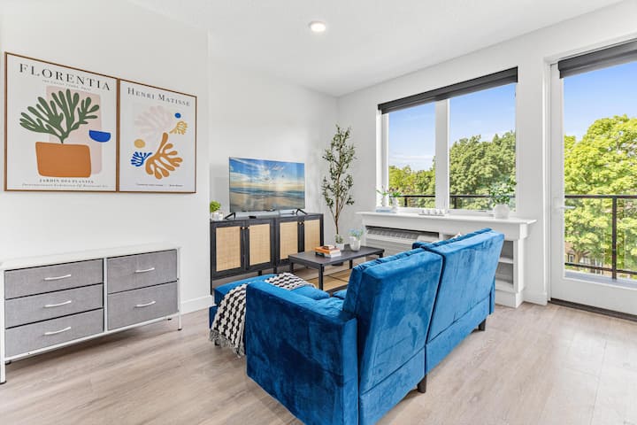 Urban 1bd Escape Mins To Dt W Gym, Wifi & Balcony - Edina, MN