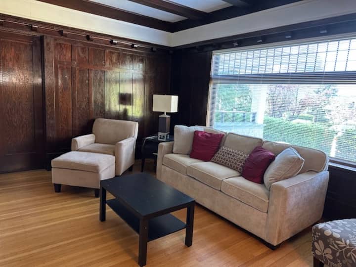 Bright 1br Suite Near Transit - 