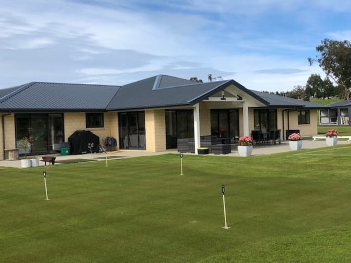 Country Retreat In The City - Dunedin