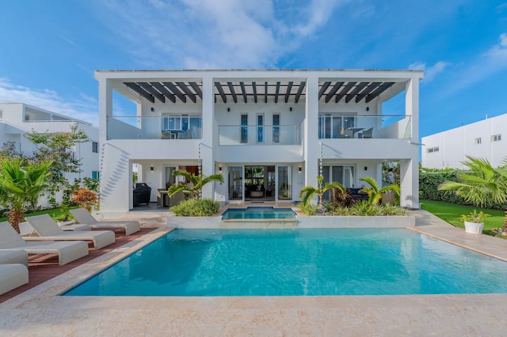 Palm Villa 4br Luxe Pool Retreat - Sosúa