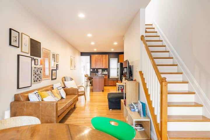 Cozy, Cute And Clean Rowhouse W/ 2 Masters! - Baltimore, MD