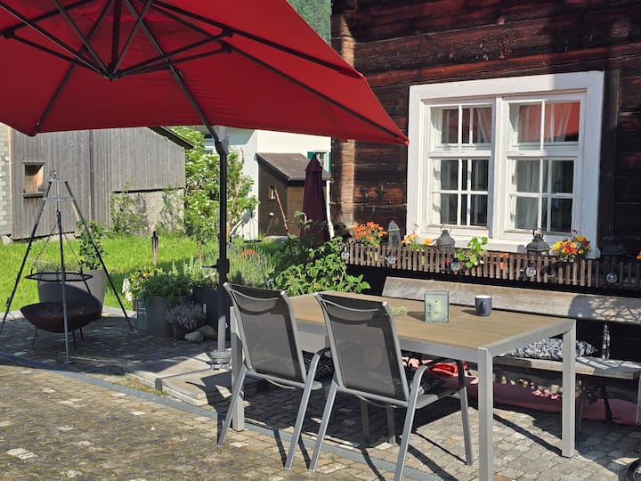 Heimeliges Zimmer In Glarnerhaus - Elm