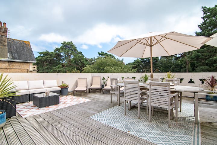 Rooftop Tree Terrace -