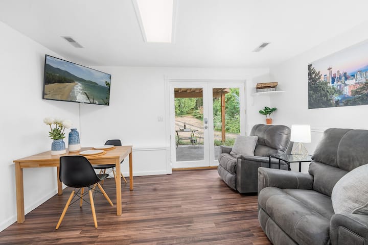 Long Term Stay Discount. Business, Couples And Families Welcome/ground Floor - Bothell, WA