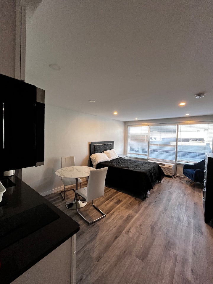 Furnished Studio Great Ameneties Gym Free Parking - Hartford, CT