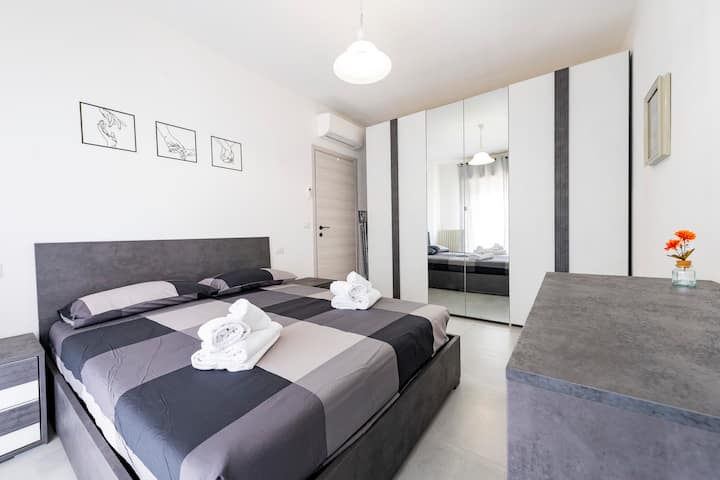 Guesthost - Lovely Flat - Steps From The Sea! - Montesilvano