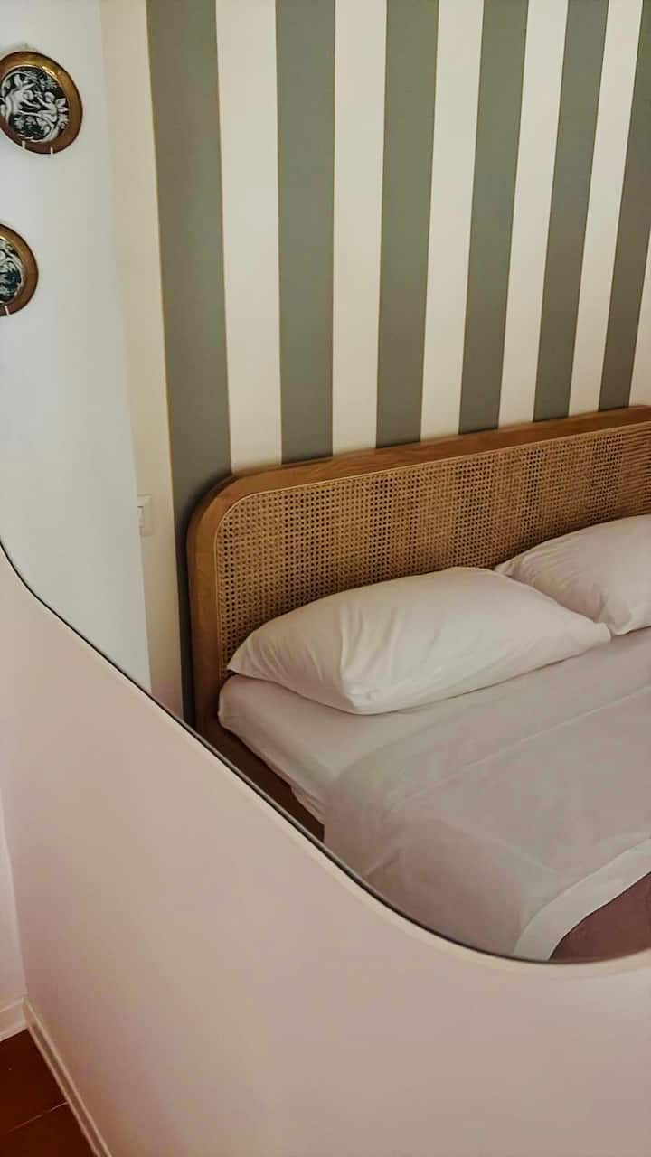 Con I Tuoi Occhi (Zona Piazza Plebiscito) - Naples, Italie