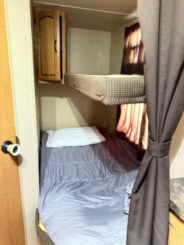 Groom's Salem Bunk Trailer (28 Ft) - Venice, FL