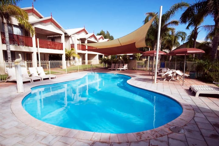 Kalbarri Oceanfront Pelican Shore Villa 6 - Kalbarri