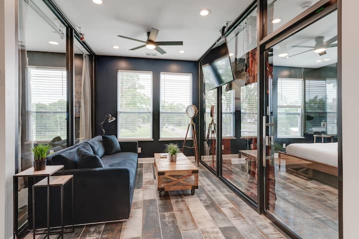 Gallant Glass 4br • Top Floor • Walk To Vandy! - Nashville, TN