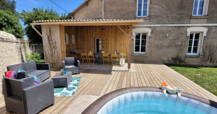 Domaine Les Chauveaux, 
1 Salle/3 Gîtes, 26 Pers - Châtellerault