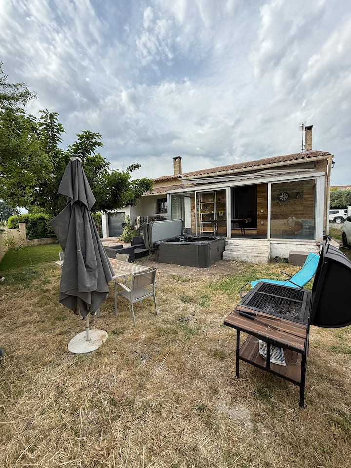 Maison Climatisée Avec Jacuzzi - L'Isle-sur-la-Sorgue