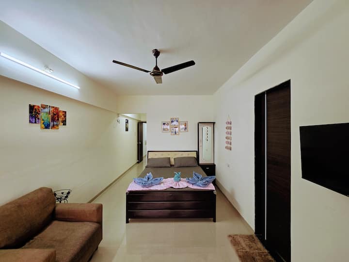 Bliss 133: 4-bedroom Spacious Serviced Apartment - Mumbai