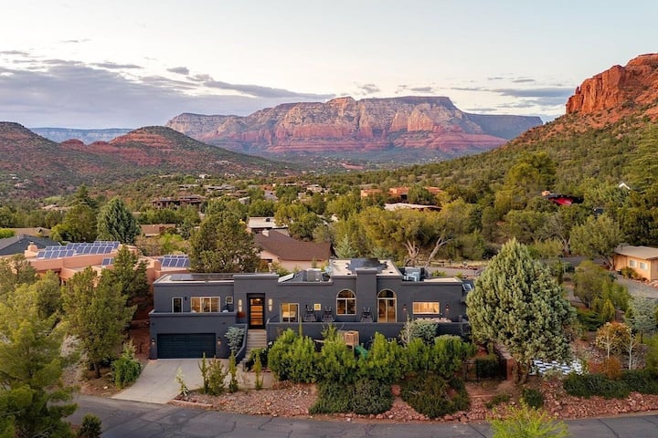 Luxe Retreat W/ Epic Views, Spa & Sauna, Sleeps 20 - Sedona, AZ