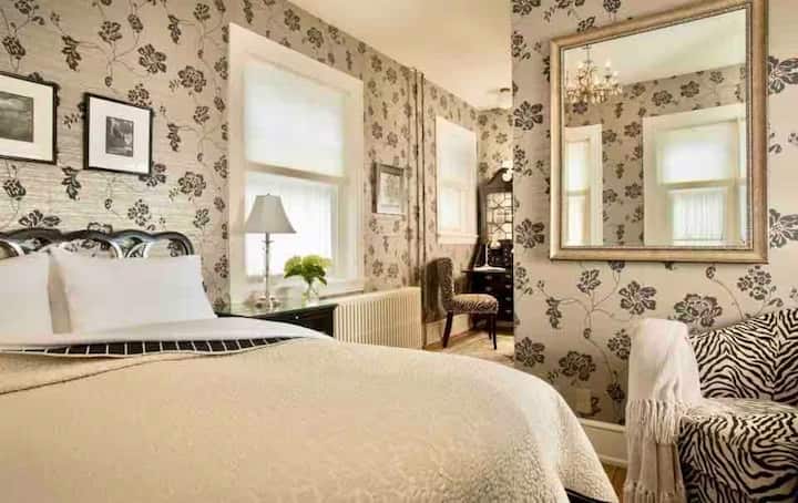 Near Downtown Lancaster + Sight & Sound Theater - Lancaster, PA