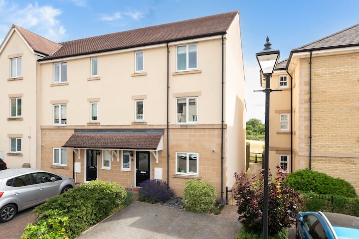Central 4 Bed Luxury Townhouse In Stamford - Stamford
