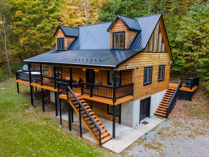 Modern Snowshoe Cabin W/ Hot Tub + View + Firepit - Snowshoe Mountain Resort, WV