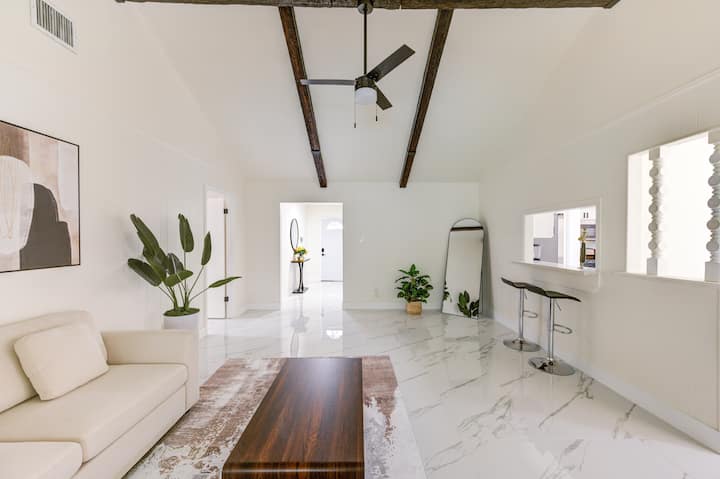Chic Room + Parking,garden&pool - Houston, TX
