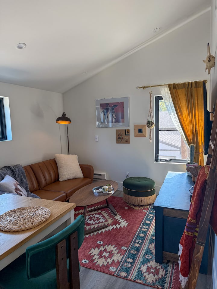 New Modern Southwest Guesthouse - Denver