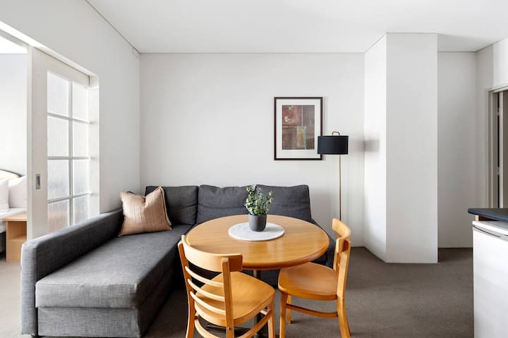 Perth Cbd Spacious 1br | Walk To Swan River & Cbd - Perth