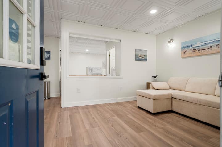 #8: "Driftwood Den"-new Jacuzzi Suite In Sylvan! - Sylvan Beach, NY