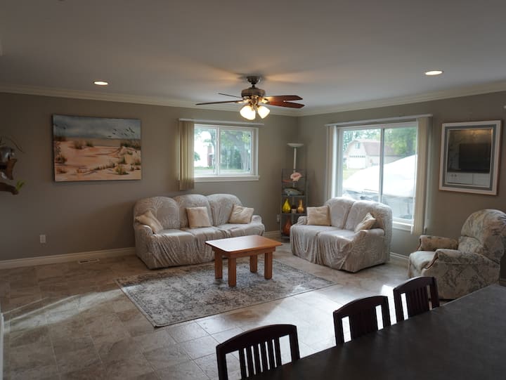 Cozy Beach Cottage | 3br, 5 Min To Downtown - Caseville, MI