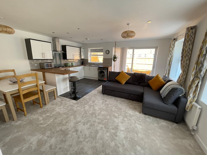 Quiet & Central, Modern Bungalow - Hereford