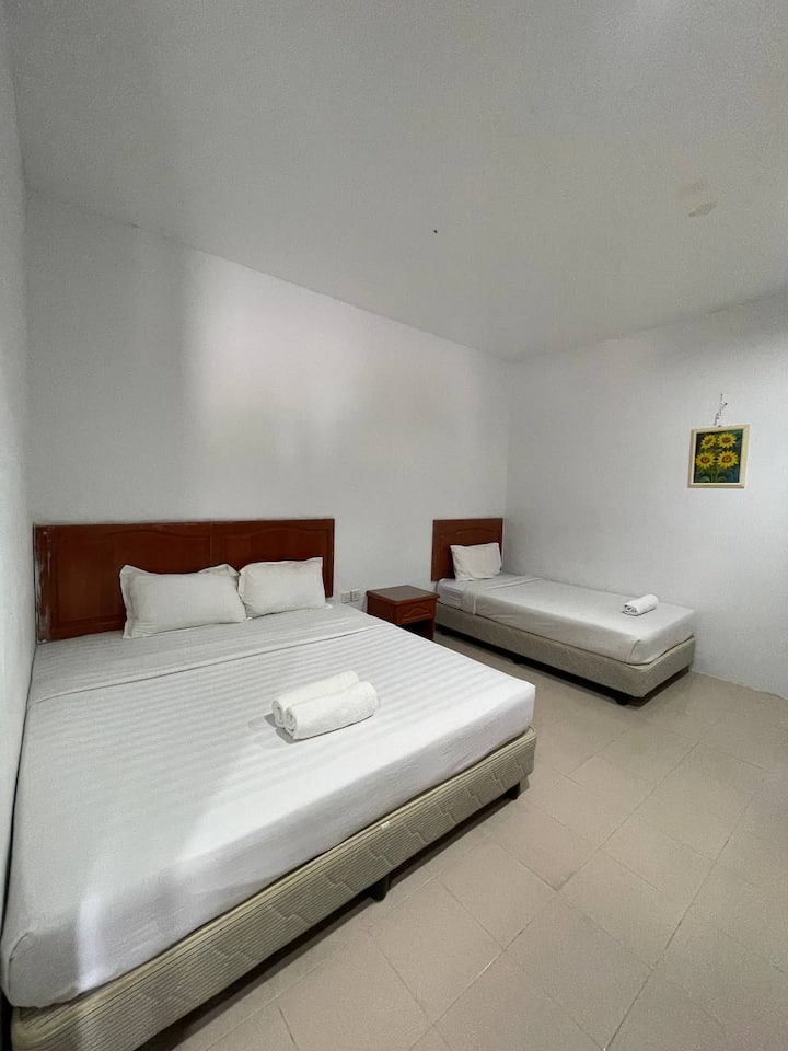 Tekoma Resort - Triple Room - Kuala Tahan