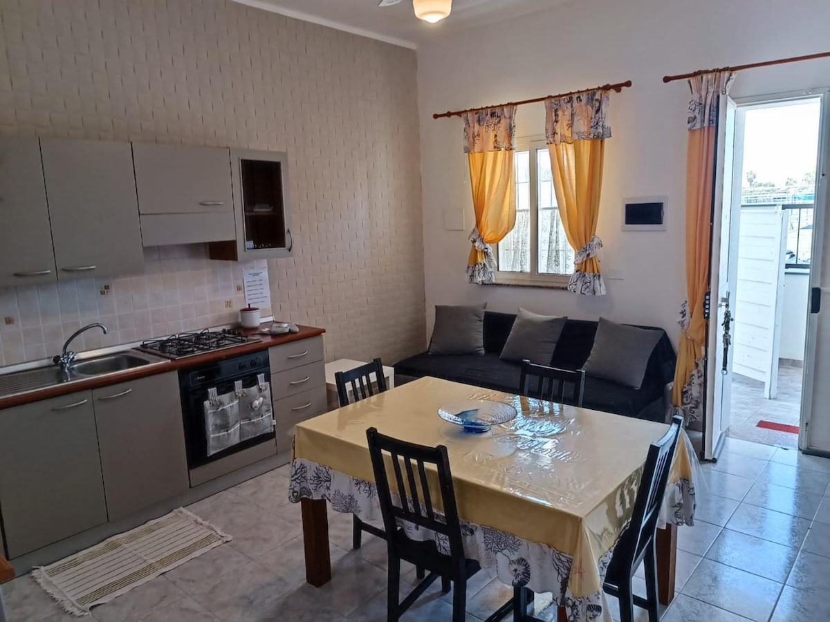 Ansise Apartments Teti Two-Room Apartment - Flats for Rent in Lido di ...