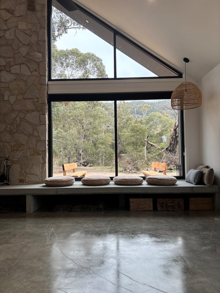 The Mountain Barn - A Stylish, Cozy, Nature Escape - Halls Gap