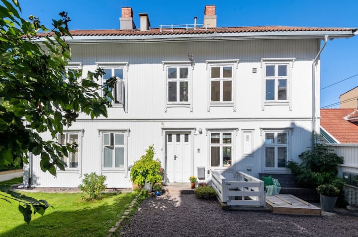 Unik Leilighet På Idylliske Rodeløkka - Oslo