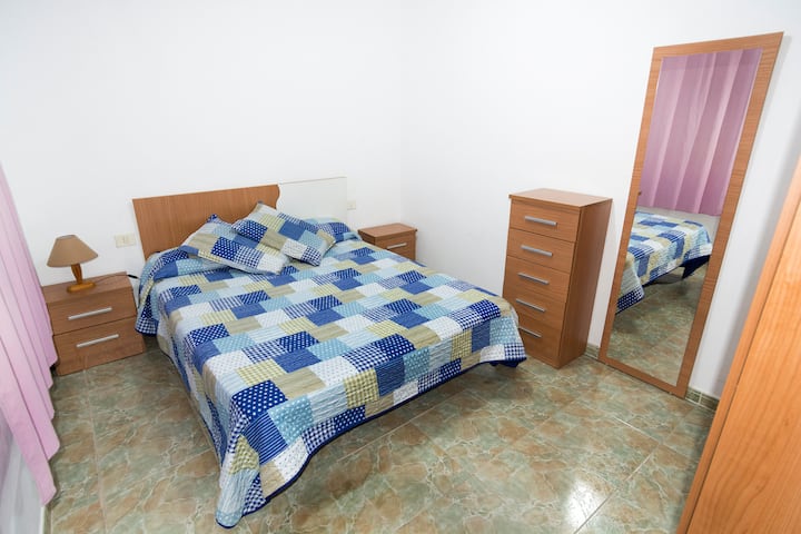 1a Bright First Floor Apartment - Gran Canaria Airport (LPA)