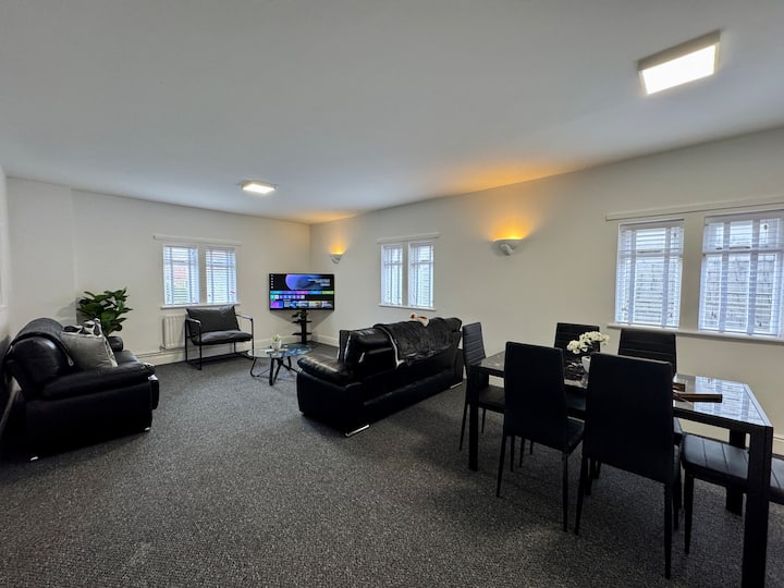 Twin Farms Apartment, Super Location, With Parking - Kirkley Hall Zoological Gardens