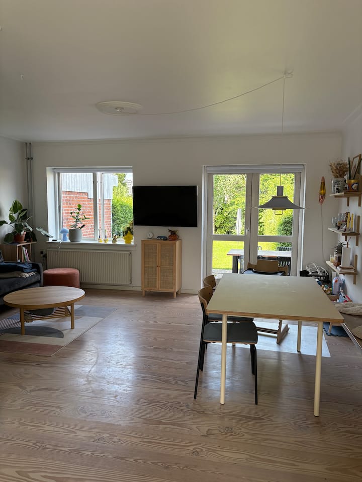 Hyggeligt Rækkehus Med Terrasse - Copenaghen