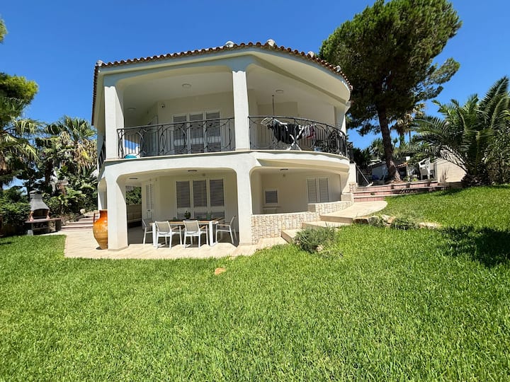 Appartamento In Villa Miramare - Leporano