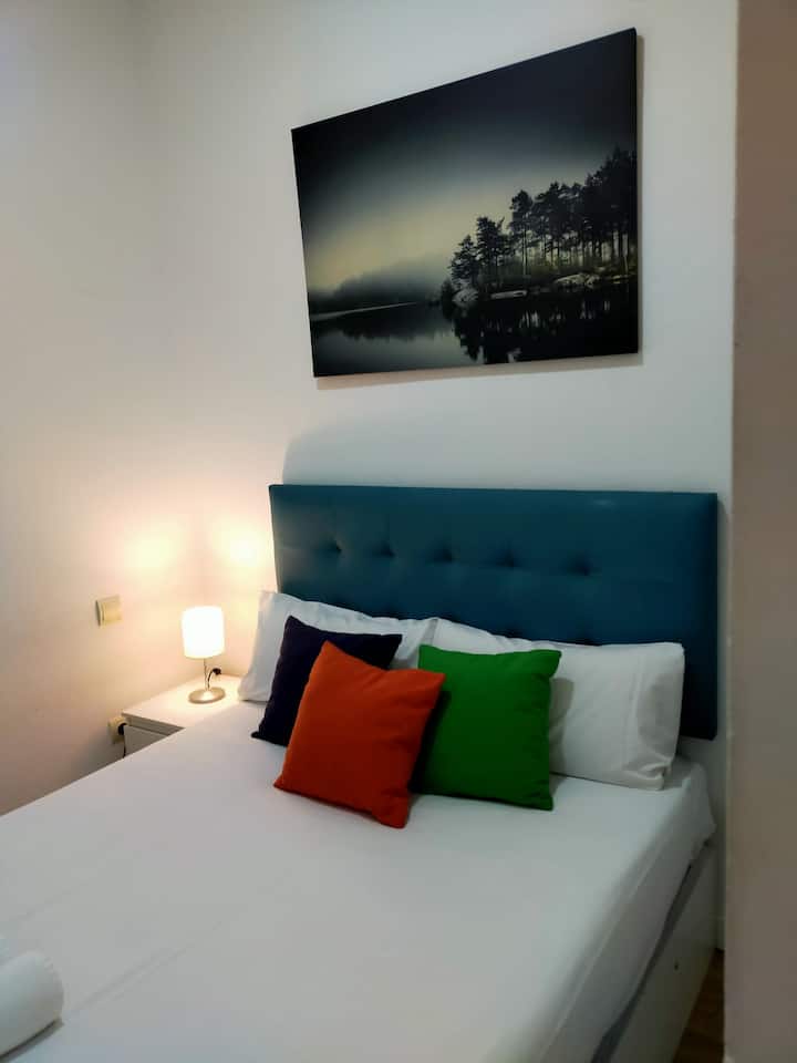 Flat For 2 People In Madrid - Estación de Asamblea de Madrid-Entrevías