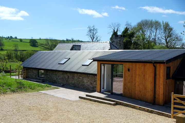 Rural Welsh Accessible Barn - Hay-on-Wye